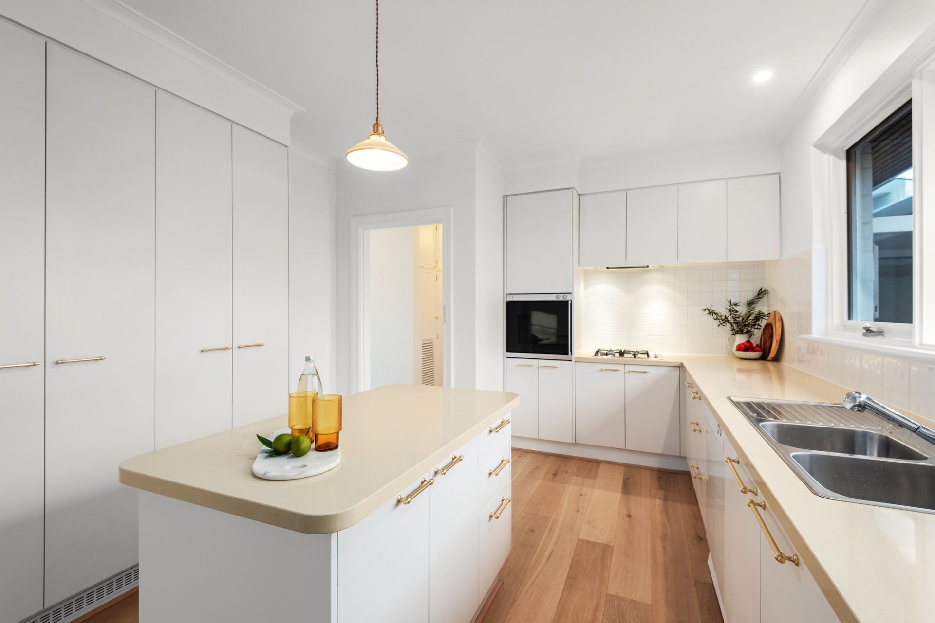 Kay & Burton | 1/22 Mercer Road, Armadale