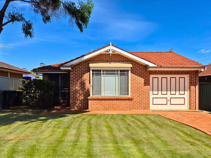 Real Estate For Lease - 21 Parkholme Circuit - Englorie Park , NSW