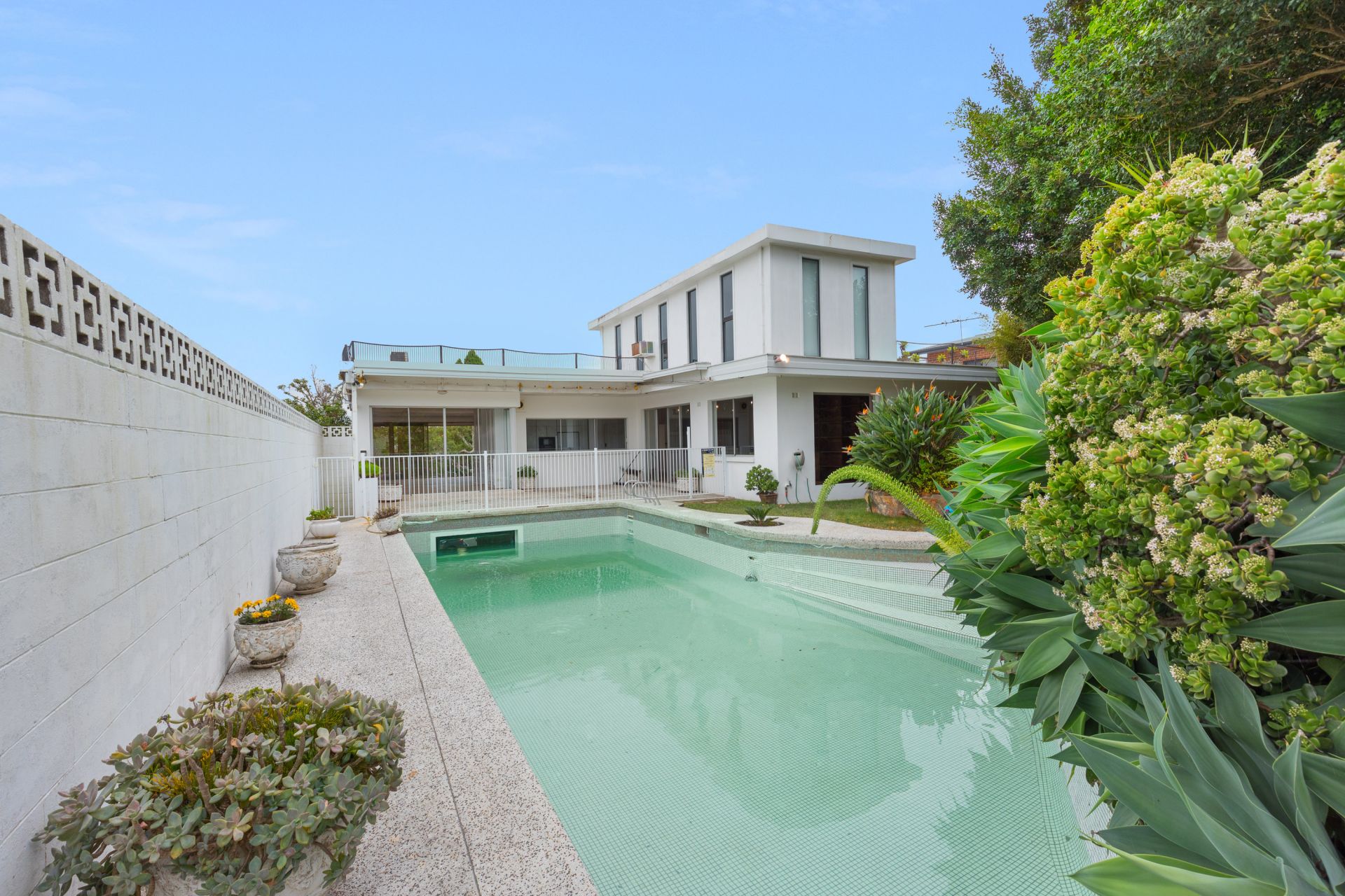 Real Estate For Lease - 211 Deepwater Road - Castle Cove , NSW