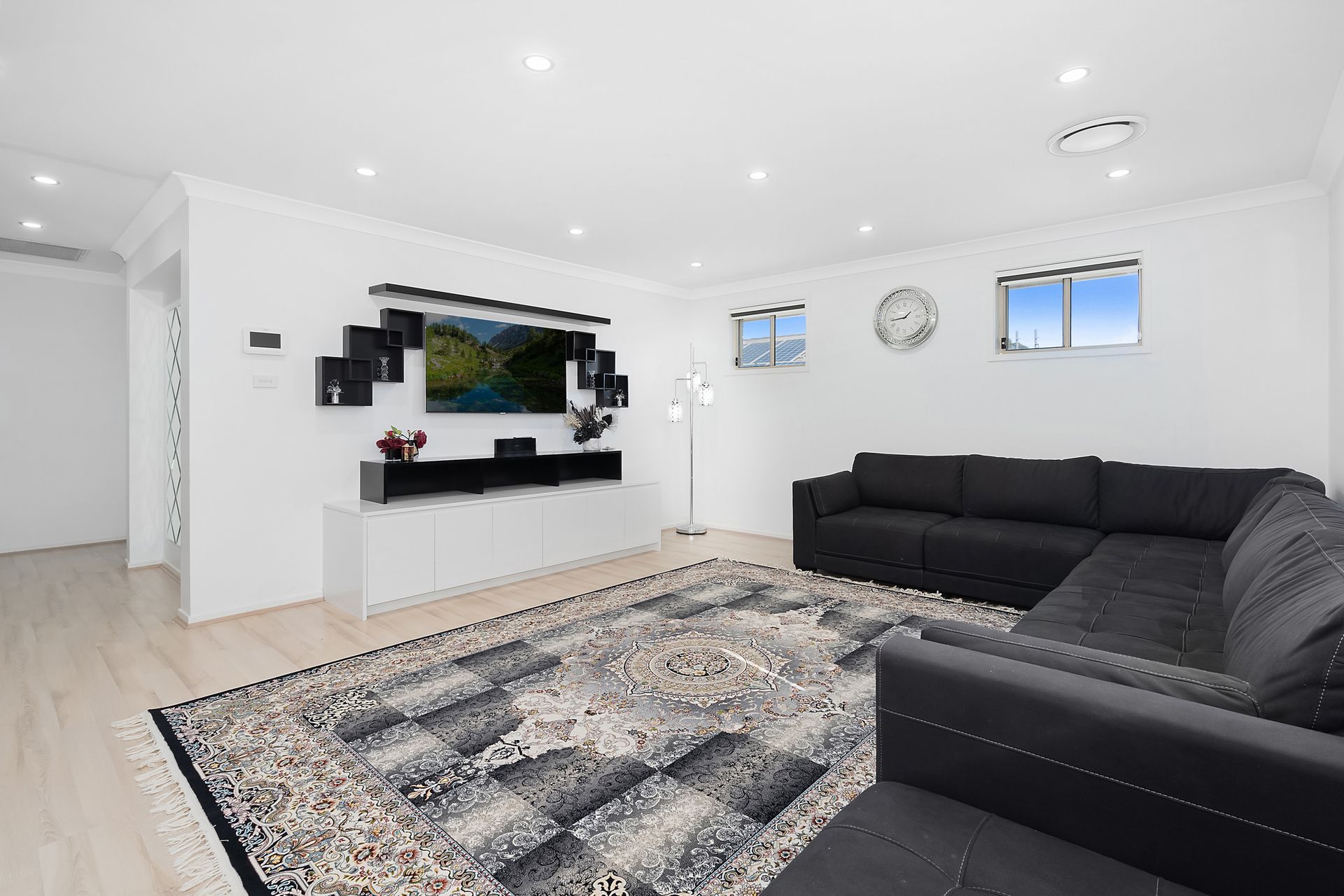 Real Estate For Sale - 19 Kimberley Drive - Edmondson Park , NSW