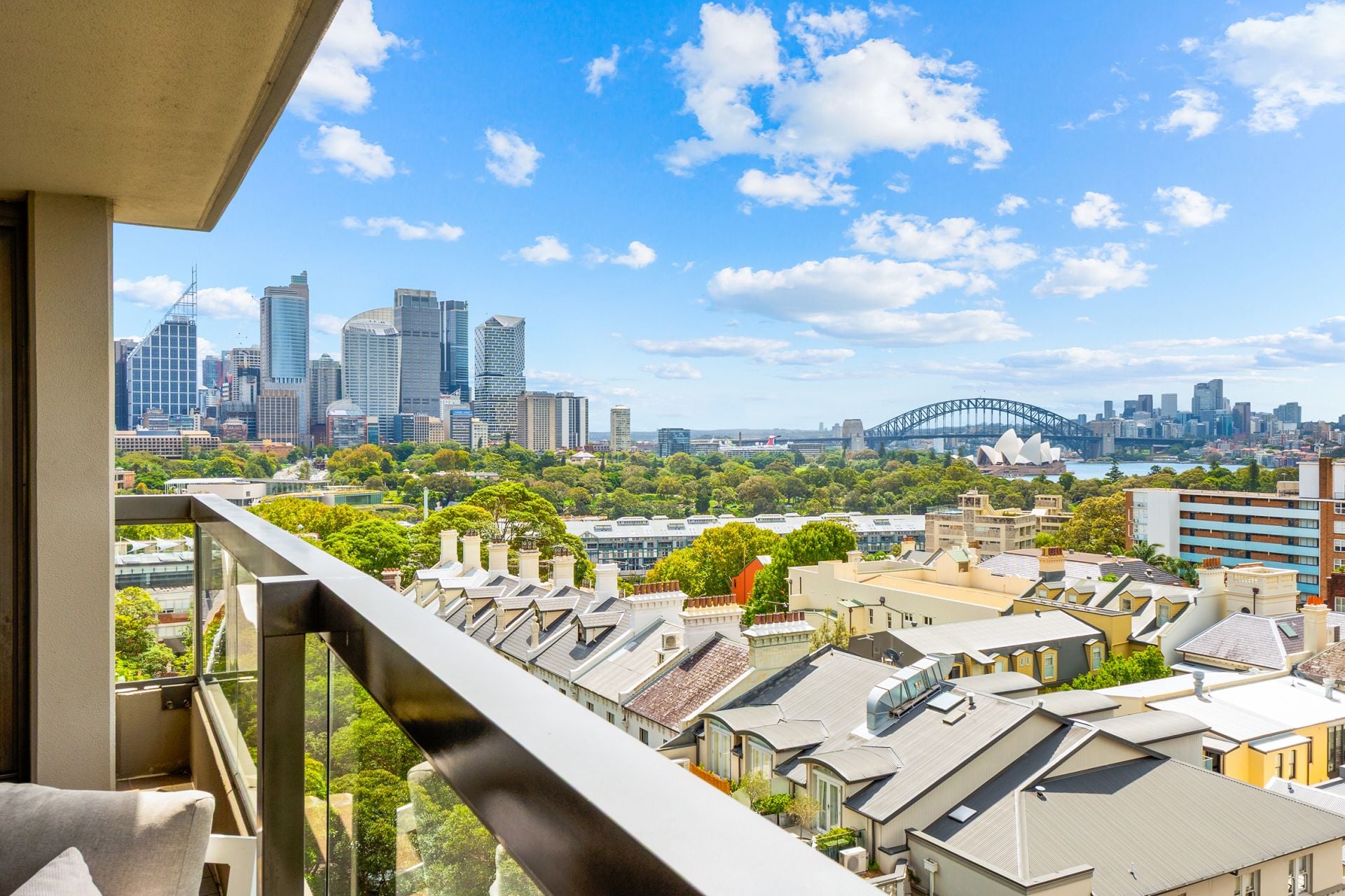 604/7 Rockwall Crescent, Potts Point | Laing Real Estate