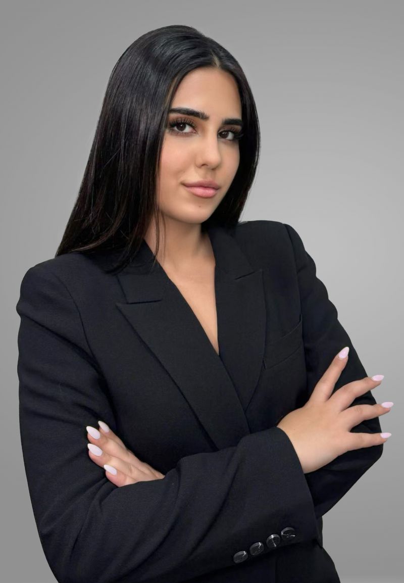 Elika Noferesti | Plus Notable