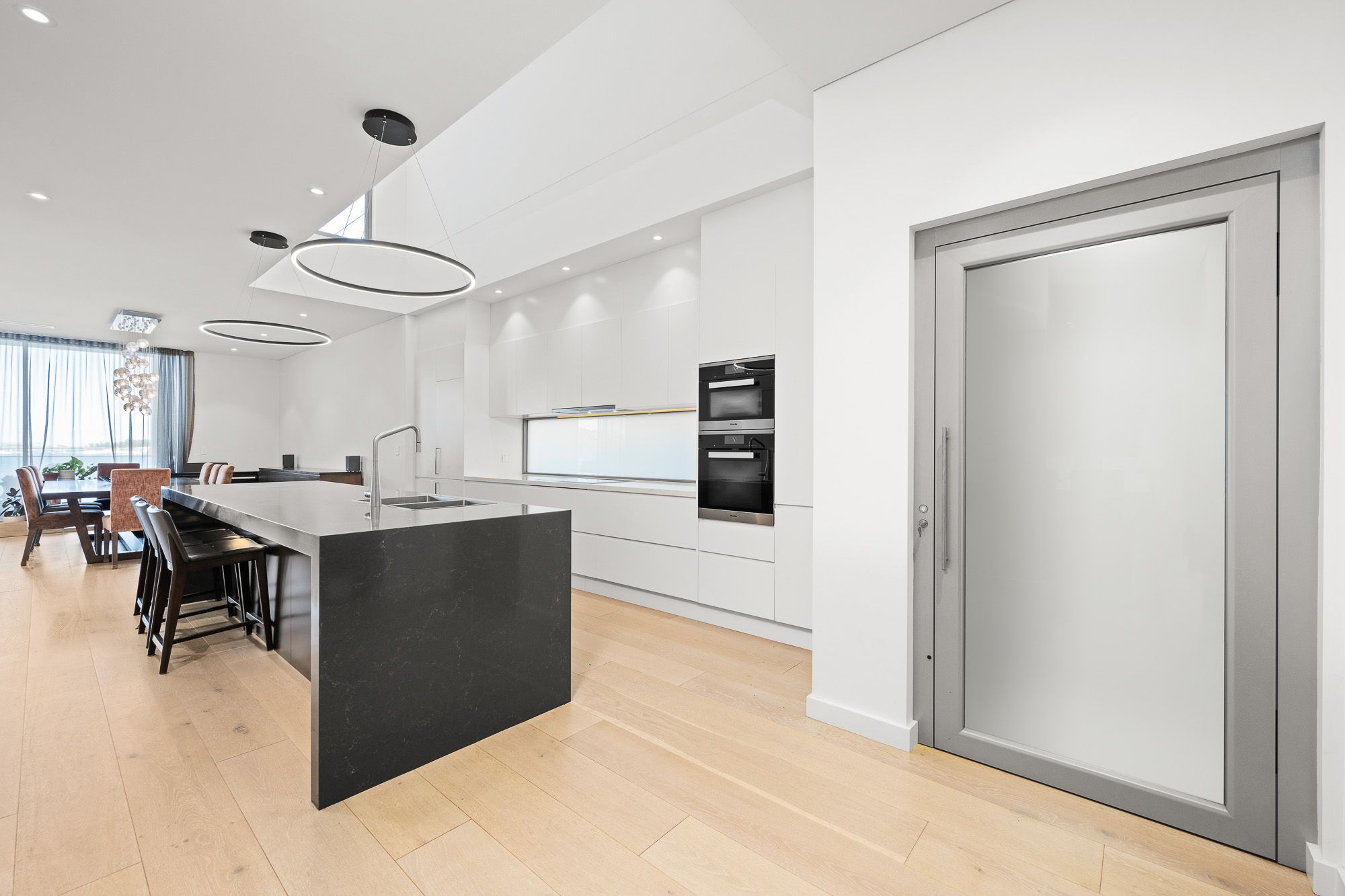 96 Kangaroo Point Road, Kangaroo Point | Luxe Agency by Maurice Maroon