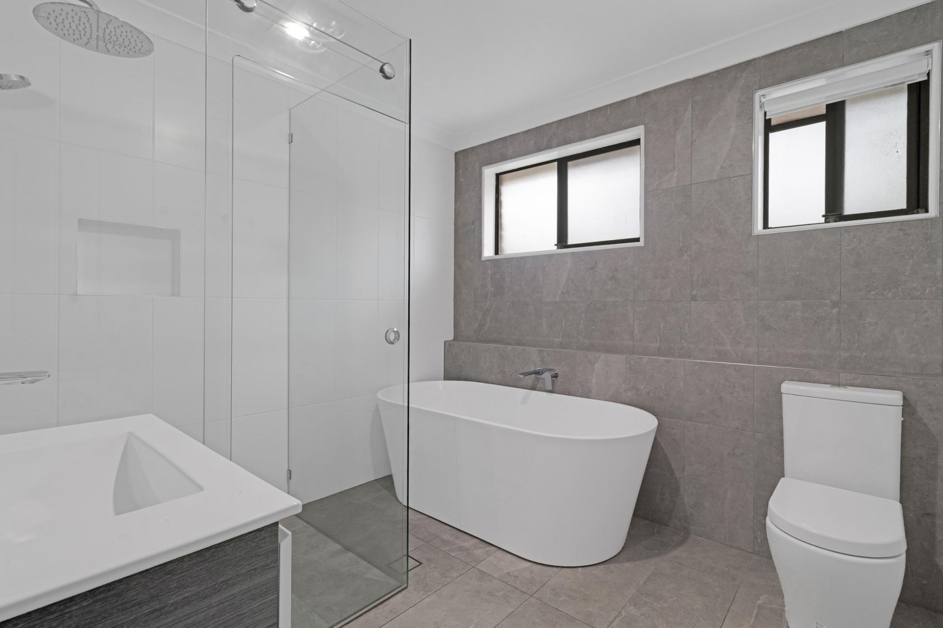 Real Estate For Lease - 4 Raymond Street - Tacoma South , NSW