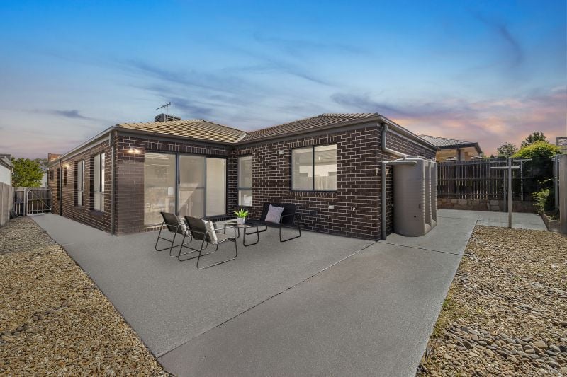 Real Estate For Sale - 8 Pearl Gibbs Circuit - Bonner , ACT