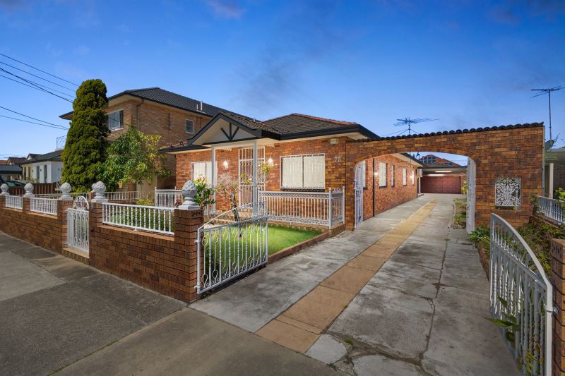 Real Estate For Sale - 75 Moate Avenue - Brighton-le-sands , NSW