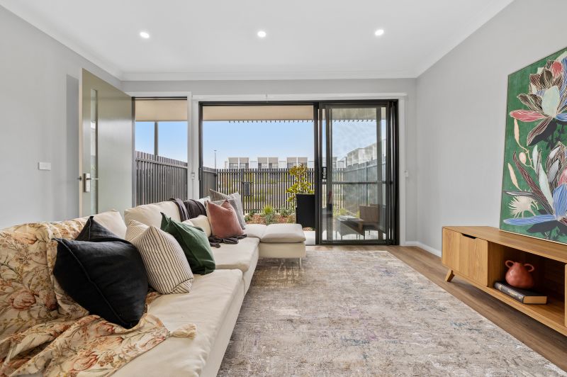 Real Estate For Sale - 25 Alight Circuit - Cameron Park , NSW