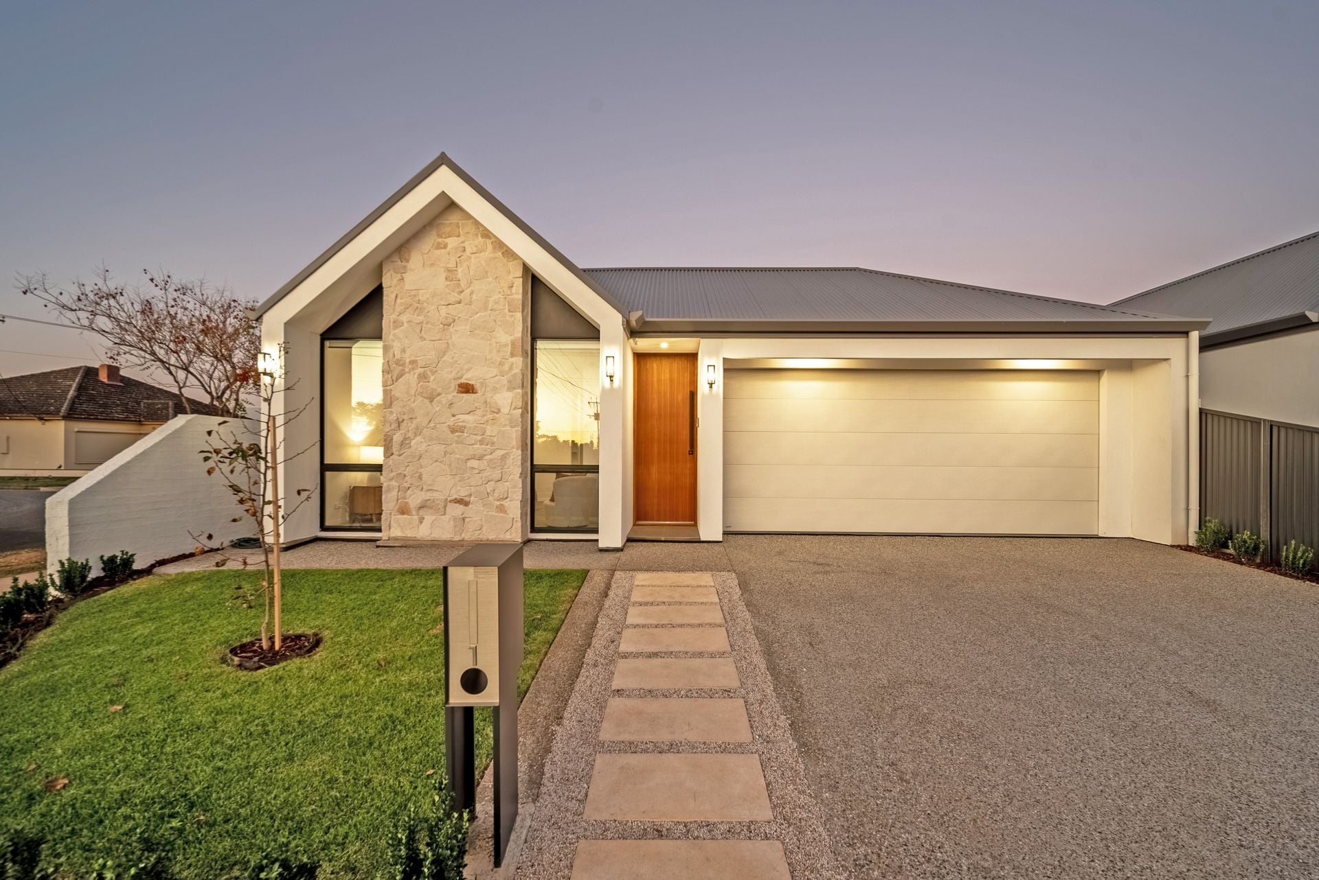 1 McNeilly Crescent, Seaton | SCHINELLA